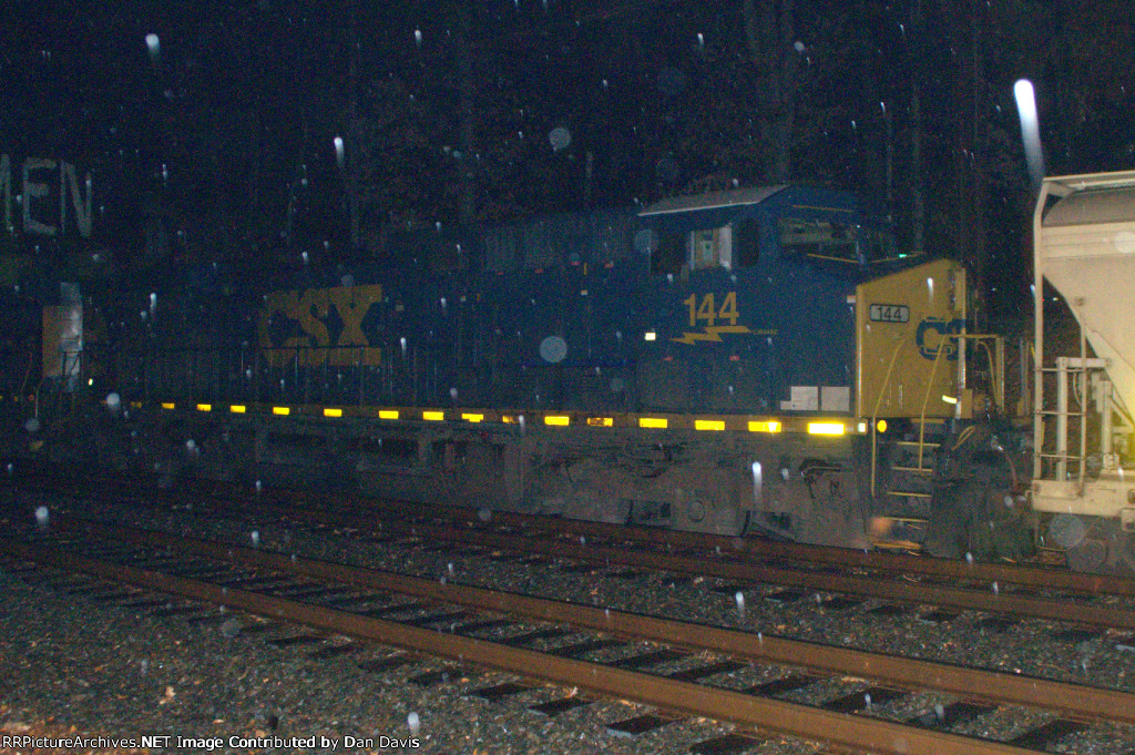 CSX CW44AH 144 trails on Q410-24